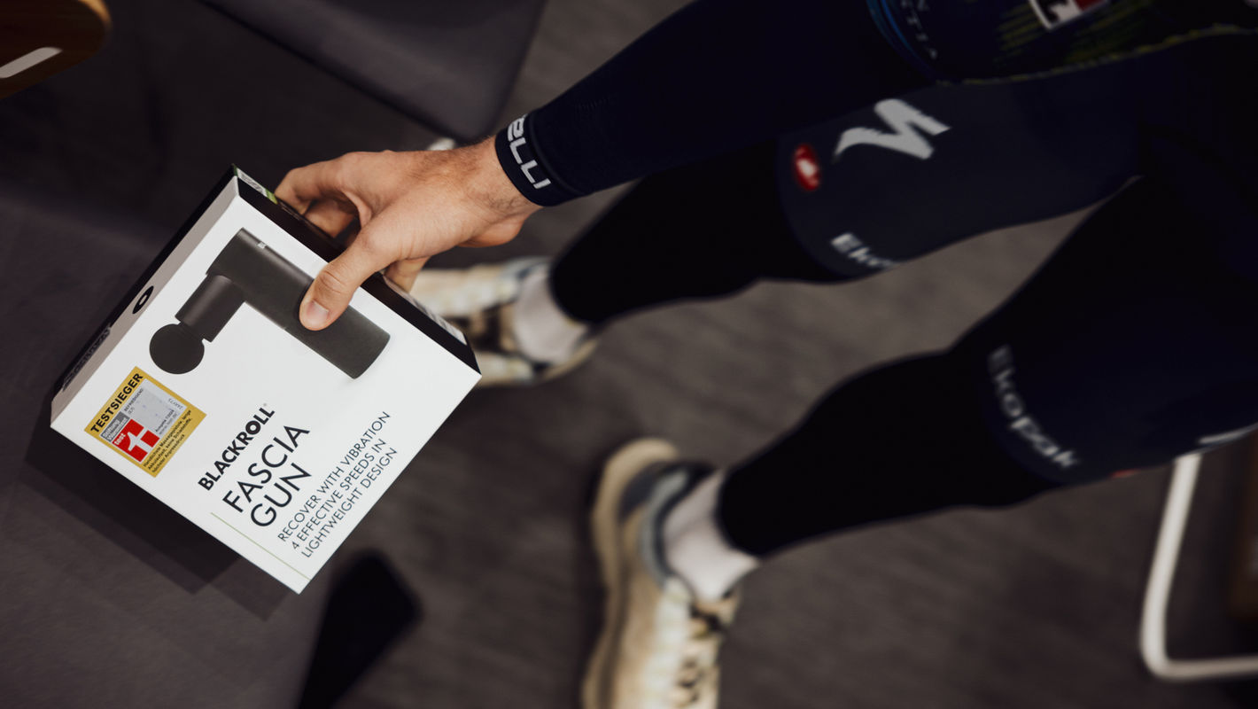 Soudal Quick-Step langer door met BLACKROLL | Soudal Quick-Step Pro ...