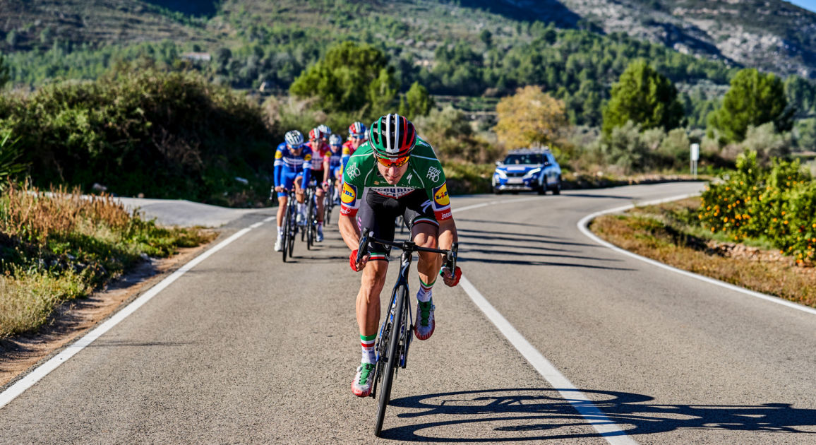 Viviani held up by crash in Adelaide | Soudal Quick-Step Pro Cycling Team