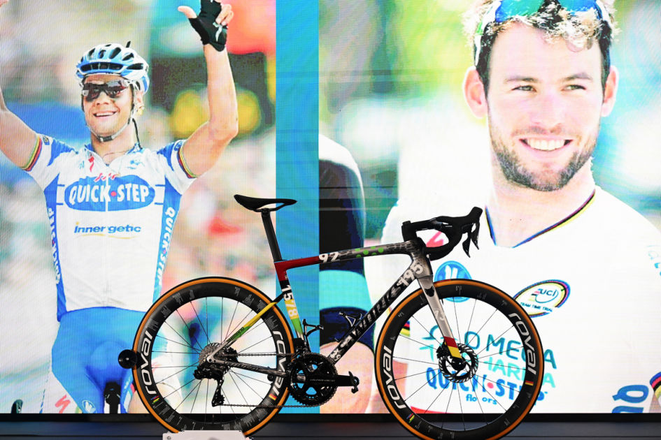 Patrick Lefevere ontvangt speciale fiets | Soudal Quick-Step Pro ...