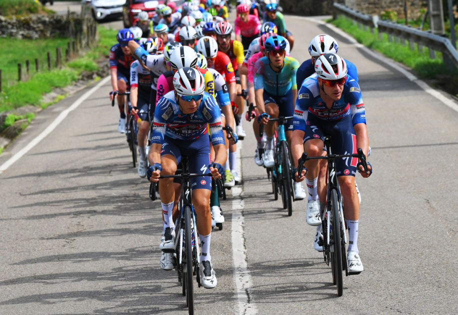 La Vuelta: T-Rex Quick-Step goes all-out in the break | Soudal Quick ...